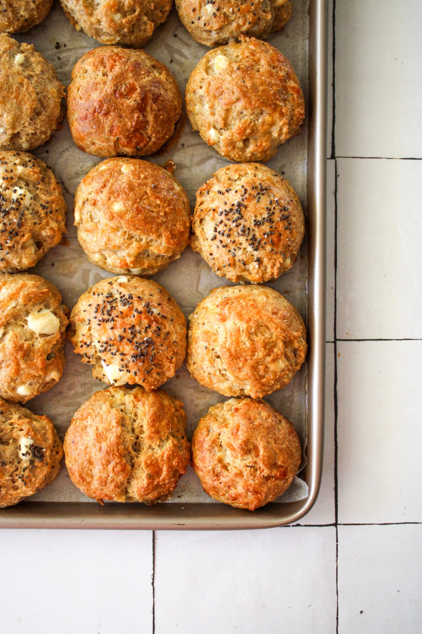 Easy and fluffy mini cheesy bread rolls - Panos Eats