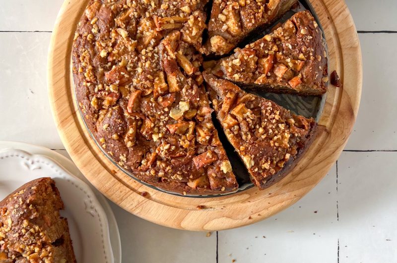 Easy and fluffy apple cake - Panos Eats